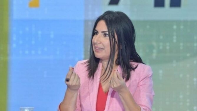 Samar Samoud souligne l’importance de la 3ème dose pour se protéger du ...